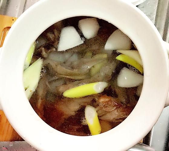 草菇汤怎么做好吃_草菇汤的做法窍门-第1张图片-山城妙识