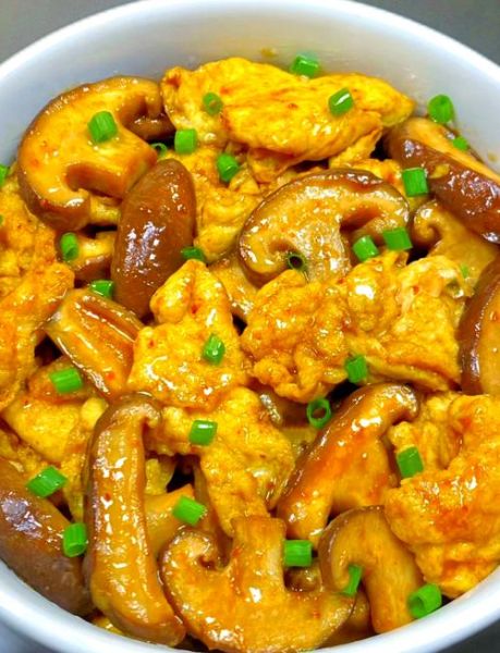 香菇炒什么好吃又营养窍门_香菇炒肉还是炒蛋更营养-第1张图片-山城妙识