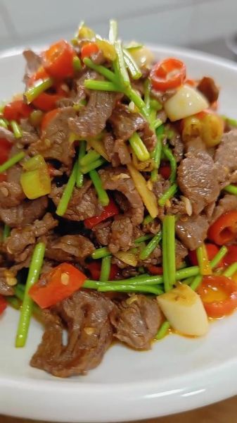 湘菜小炒黄牛肉怎么做_正宗做法-第3张图片-山城妙识