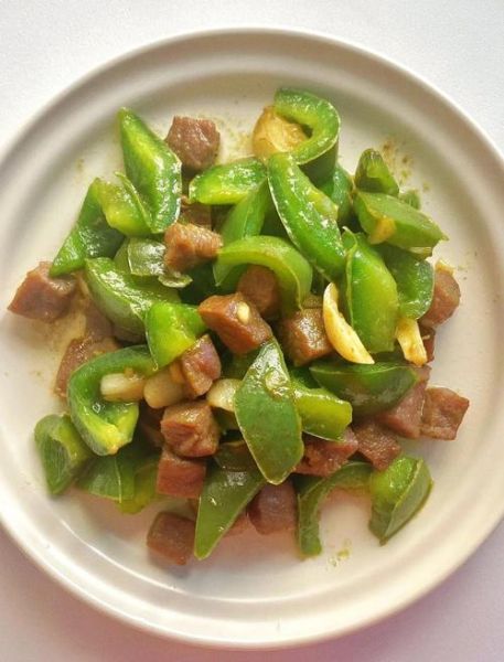 青椒蚝油牛肉怎么做_蚝油牛肉嫩滑秘诀-第1张图片-山城妙识