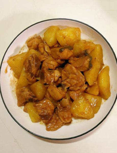 土豆炖鸡肉怎么炖好吃又简单_家常做法步骤-第1张图片-山城妙识