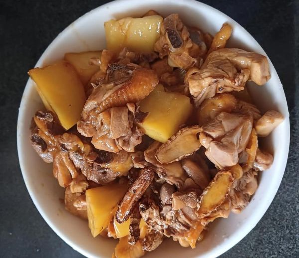 土豆炖鸡肉怎么炖好吃又简单_家常做法步骤-第2张图片-山城妙识