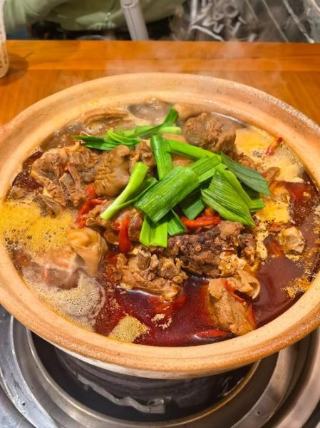 羊肉火锅配菜有哪些_什么蔬菜最搭羊肉锅-第1张图片-山城妙识 羊肉火锅配菜有哪些_什么蔬菜最搭羊肉锅-第1张图片-山城妙识