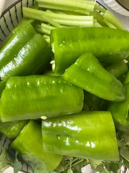 油焖辣椒咸菜怎么做_油焖辣椒咸菜家常做法-第2张图片-山城妙识 油焖辣椒咸菜怎么做_油焖辣椒咸菜家常做法-第2张图片-山城妙识