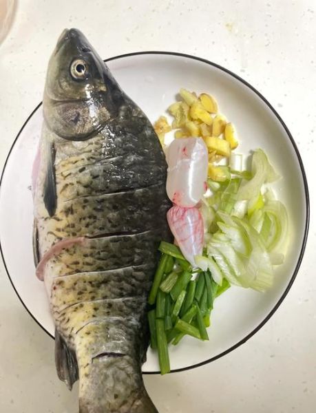 煮鲫鱼汤怎么变白_鲫鱼汤变白的小窍门-第1张图片-山城妙识 煮鲫鱼汤怎么变白_鲫鱼汤变白的小窍门-第1张图片-山城妙识