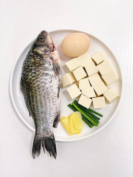 煮鲫鱼汤怎么变白_鲫鱼汤变白的小窍门-第3张图片-山城妙识 煮鲫鱼汤怎么变白_鲫鱼汤变白的小窍门-第3张图片-山城妙识