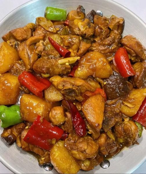 云南黄焖鸡怎么做_正宗黄焖鸡用什么鸡-第1张图片-山城妙识 云南黄焖鸡怎么做_正宗黄焖鸡用什么鸡-第1张图片-山城妙识