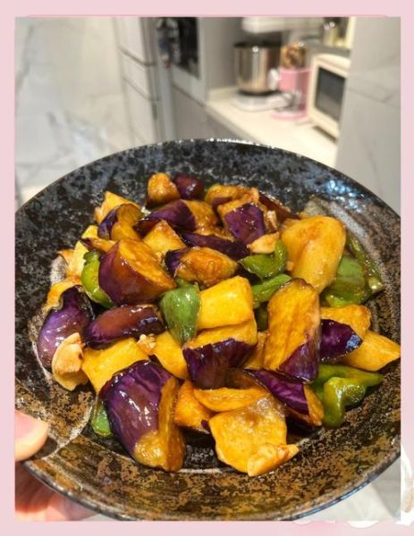 地三鲜怎么做好吃窍门_地三鲜茄子土豆青椒做法-第2张图片-山城妙识