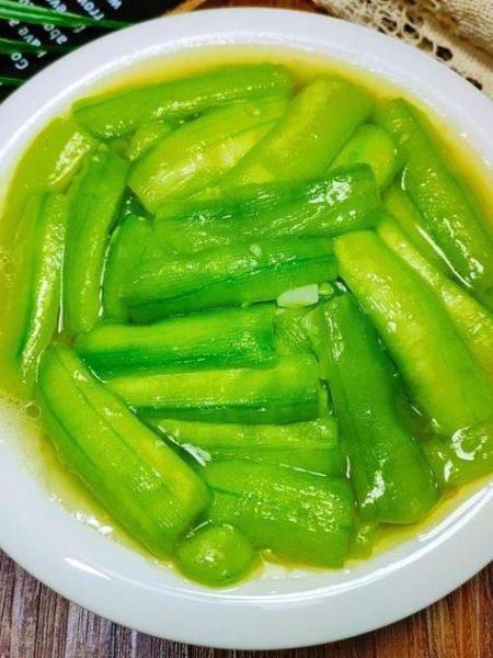 清炒丝瓜不变黑的秘诀_丝瓜怎么炒不发黑-第1张图片-山城妙识 清炒丝瓜不变黑的秘诀_丝瓜怎么炒不发黑-第1张图片-山城妙识