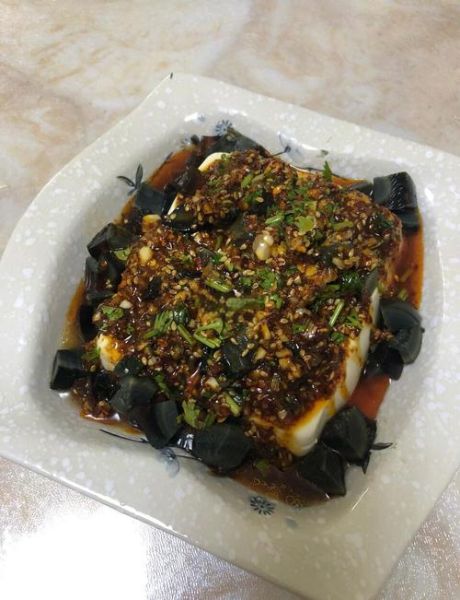 皮蛋豆腐热量高吗_皮蛋豆腐有什么营养价值-第2张图片-山城妙识