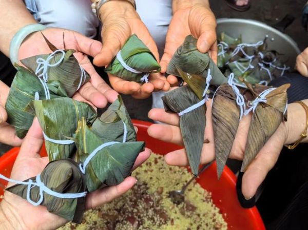 包粽子照片怎么拍_粽子照片构图技巧-第2张图片-山城妙识