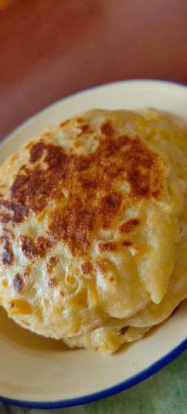 鸡蛋玉米饼的家常做法窍门_为什么总是煎不圆-第1张图片-山城妙识