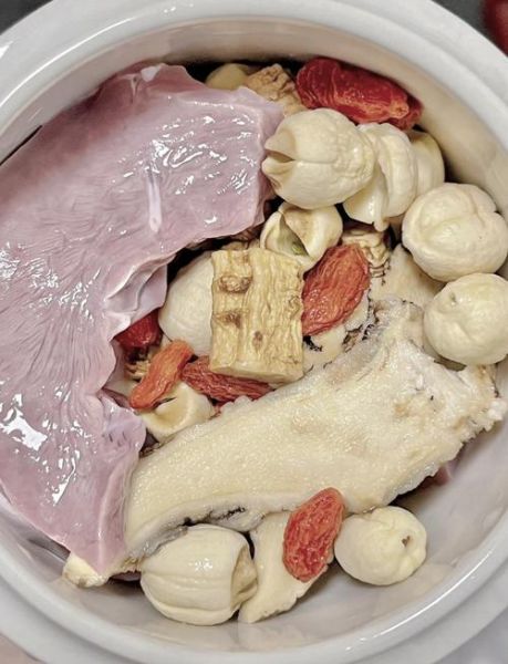 猪心炖什么补气血_失眠吃什么猪心汤-第1张图片-山城妙识