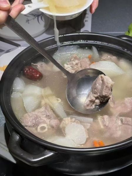 清炖羊排怎么炖才好吃_清炖羊排去膻味技巧-第1张图片-山城妙识