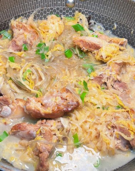 猪肉酸菜炖粉条怎么做_酸菜炖粉条用什么肉最香-第1张图片-山城妙识 猪肉酸菜炖粉条怎么做_酸菜炖粉条用什么肉最香-第1张图片-山城妙识