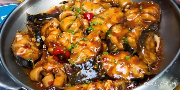 红烧鲶鱼怎么做好吃_家常做法-第2张图片-山城妙识