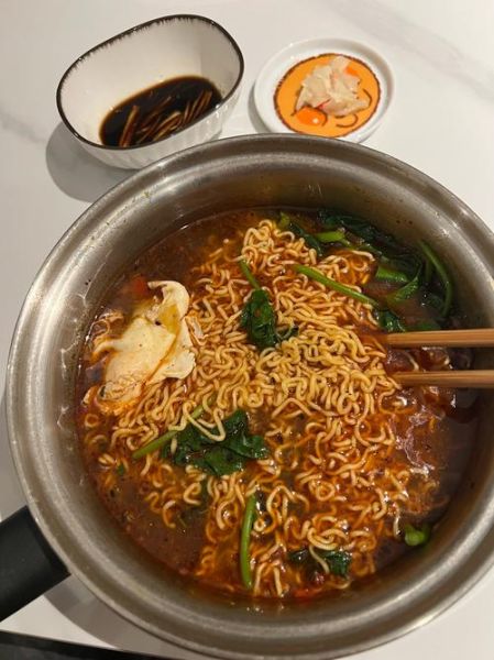 方便面怎么煮_方便面怎么煮才好吃-第1张图片-山城妙识