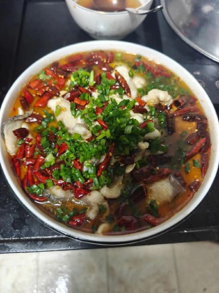 番茄水煮鱼的家常做法_水煮鱼片怎么做好吃又嫩-第3张图片-山城妙识