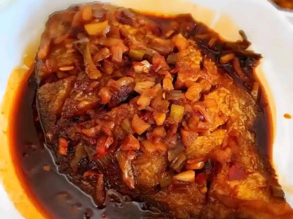 干烧鲳鱼怎么做才入味_干烧鲳鱼的做法大全窍门-第3张图片-山城妙识 干烧鲳鱼怎么做才入味_干烧鲳鱼的做法大全窍门-第3张图片-山城妙识