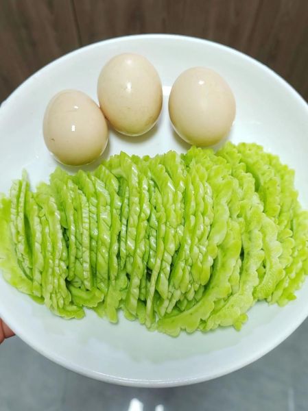 鸡蛋炒苦瓜怎么做不苦_鸡蛋炒苦瓜的家常做法-第3张图片-山城妙识