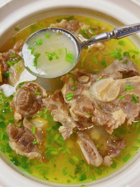 滋补牛尾汤的做法_牛尾汤怎么炖最营养-第1张图片-山城妙识 滋补牛尾汤的做法_牛尾汤怎么炖最营养-第1张图片-山城妙识