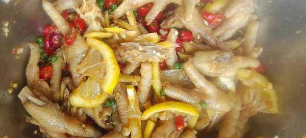 柠檬鸡爪怎么做才正宗_柠檬鸡爪的正宗做法自制-第2张图片-山城妙识