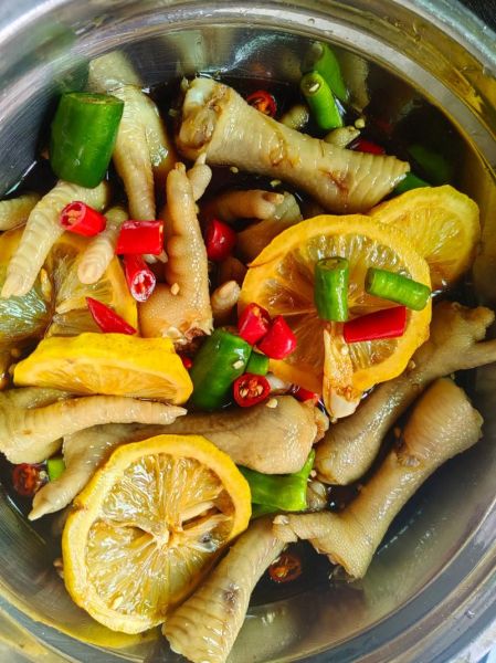 柠檬鸡爪怎么做才正宗_柠檬鸡爪的正宗做法自制-第3张图片-山城妙识