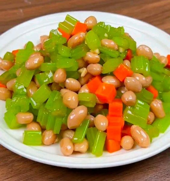 凉拌芹菜花生米怎么做_芹菜花生米焯水几分钟-第1张图片-山城妙识 凉拌芹菜花生米怎么做_芹菜花生米焯水几分钟-第1张图片-山城妙识