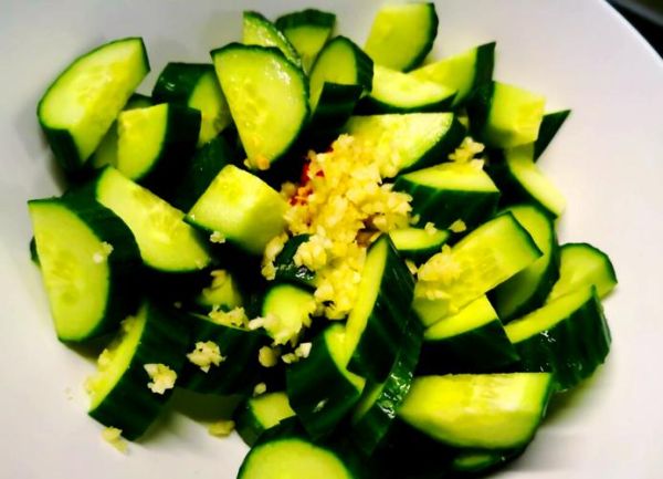 海蜇拌黄瓜怎么做_凉拌海蜇黄瓜的做法窍门-第1张图片-山城妙识 海蜇拌黄瓜怎么做_凉拌海蜇黄瓜的做法窍门-第1张图片-山城妙识