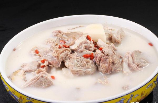 夏季羊肉怎么炖好吃又营养_清炖羊肉汤的做法窍门-第2张图片-山城妙识