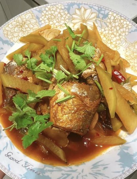 萝卜炖鱼的做法_萝卜炖鱼怎么做好吃又简单-第1张图片-山城妙识