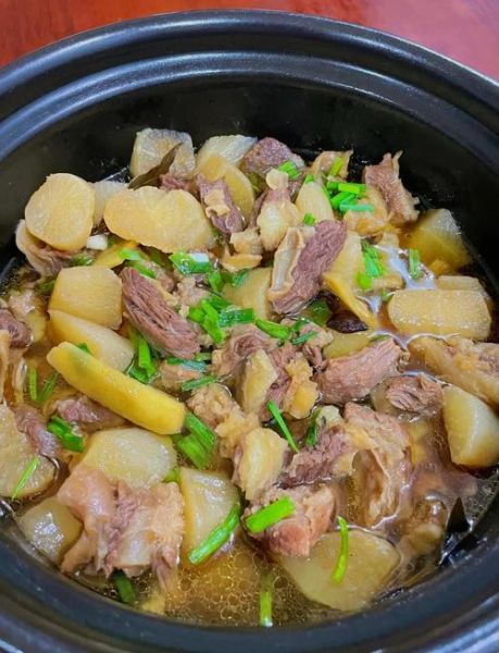 萝卜牛腩怎么做好吃_牛腩炖萝卜的家常做法-第1张图片-山城妙识