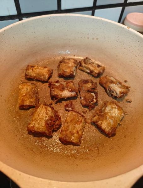 煎带鱼不碎不粘锅_怎么煎才好吃-第3张图片-山城妙识