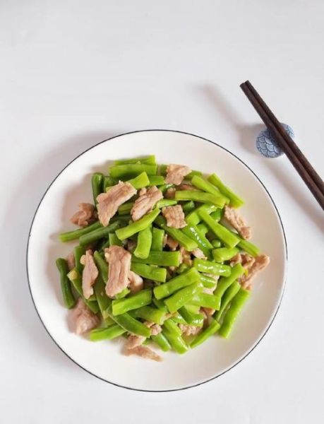 四季豆炒肉怎么炒才好吃_四季豆炒肉要不要焯水-第3张图片-山城妙识