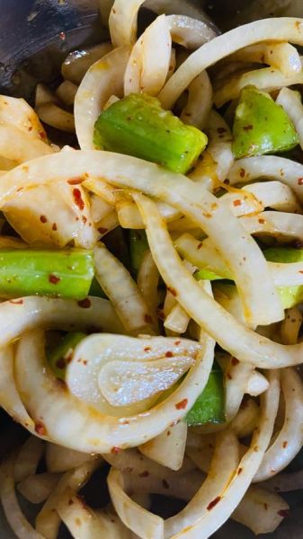 洋葱凉菜怎么做_洋葱凉菜做法大全-第1张图片-山城妙识