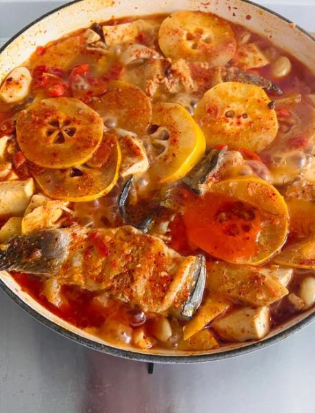 大理酸木瓜煮鱼怎么做_酸木瓜煮鱼用什么鱼最好-第1张图片-山城妙识