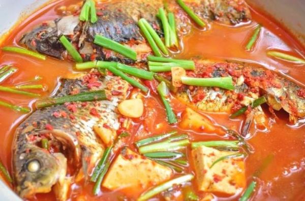 大理酸木瓜煮鱼怎么做_酸木瓜煮鱼用什么鱼最好-第2张图片-山城妙识