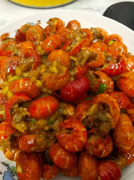 蒜蓉炒虾尾怎么做_蒜蓉炒虾尾家常做法-第1张图片-山城妙识