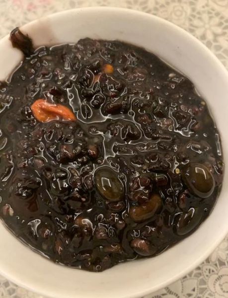 黑米八宝粥的功效与作用_孕妇能吃黑米八宝粥吗-第1张图片-山城妙识