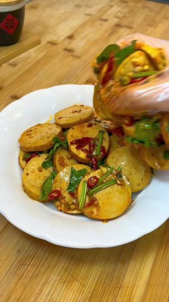 凉拌素鸡怎么做好吃_凉拌素鸡的做法大全-第2张图片-山城妙识