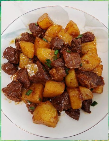 土豆炖牛肉怎么做才软烂入味_土豆炖牛肉高压锅时间-第1张图片-山城妙识 土豆炖牛肉怎么做才软烂入味_土豆炖牛肉高压锅时间-第1张图片-山城妙识