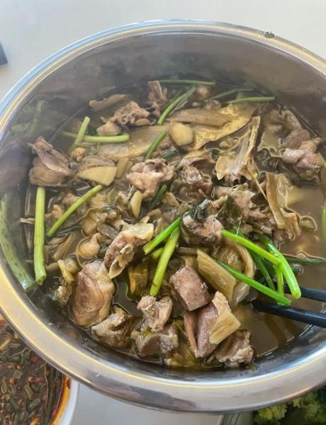 酸菜老鸭汤怎么做_老鸭汤用什么鸭最好-第2张图片-山城妙识