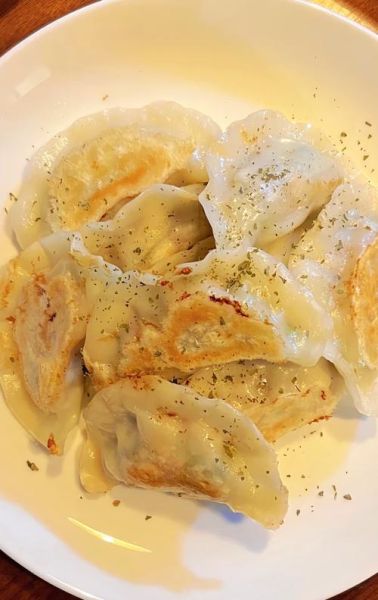 煎饺怎么煎才脆_煎饺焦黄的秘诀-第1张图片-山城妙识