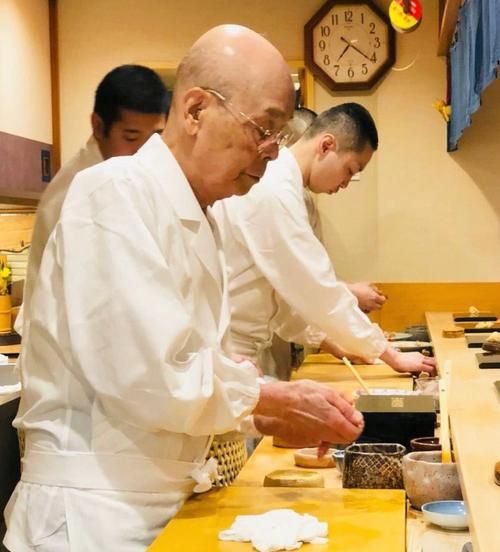 小野二郎寿司为什么好吃_小野二郎寿司预约方法-第1张图片-山城妙识