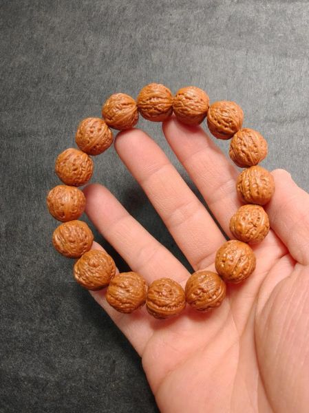 小核桃手串怎么盘_多久能包浆-第1张图片-山城妙识