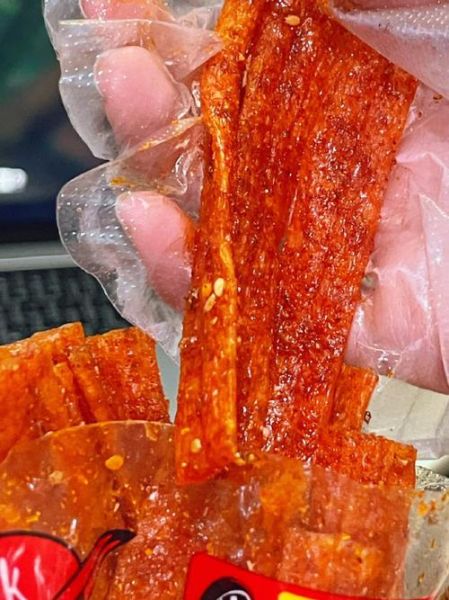 辣条加工厂恶心视频是真的吗_辣条还能不能吃-第2张图片-山城妙识