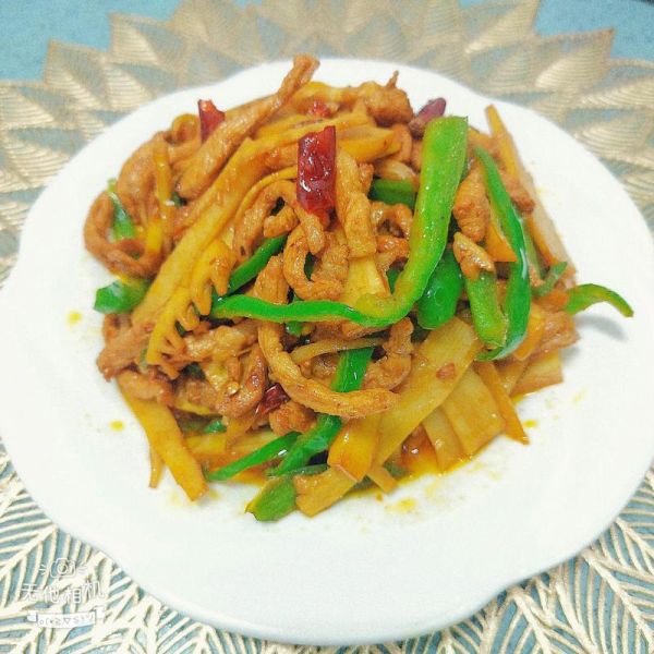 竹笋肉丝怎么炒才脆嫩_竹笋炒肉要不要焯水-第2张图片-山城妙识