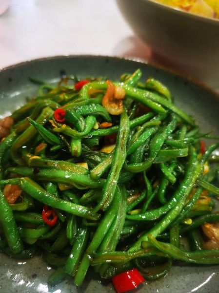 炒豌豆角怎么炒才脆_炒豌豆角的家常做法-第3张图片-山城妙识