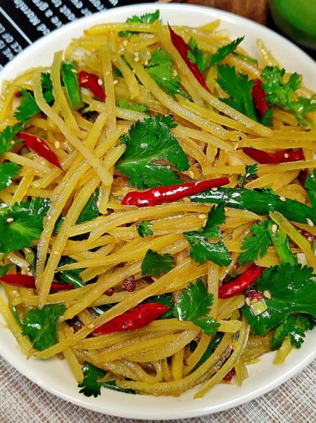 凉拌土豆丝煮多久_土豆丝焯水几分钟-第1张图片-山城妙识