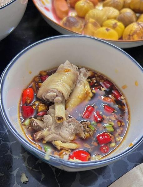 椰子鸡火锅怎么做_椰子鸡火锅配什么蘸料-第3张图片-山城妙识 椰子鸡火锅怎么做_椰子鸡火锅配什么蘸料-第3张图片-山城妙识